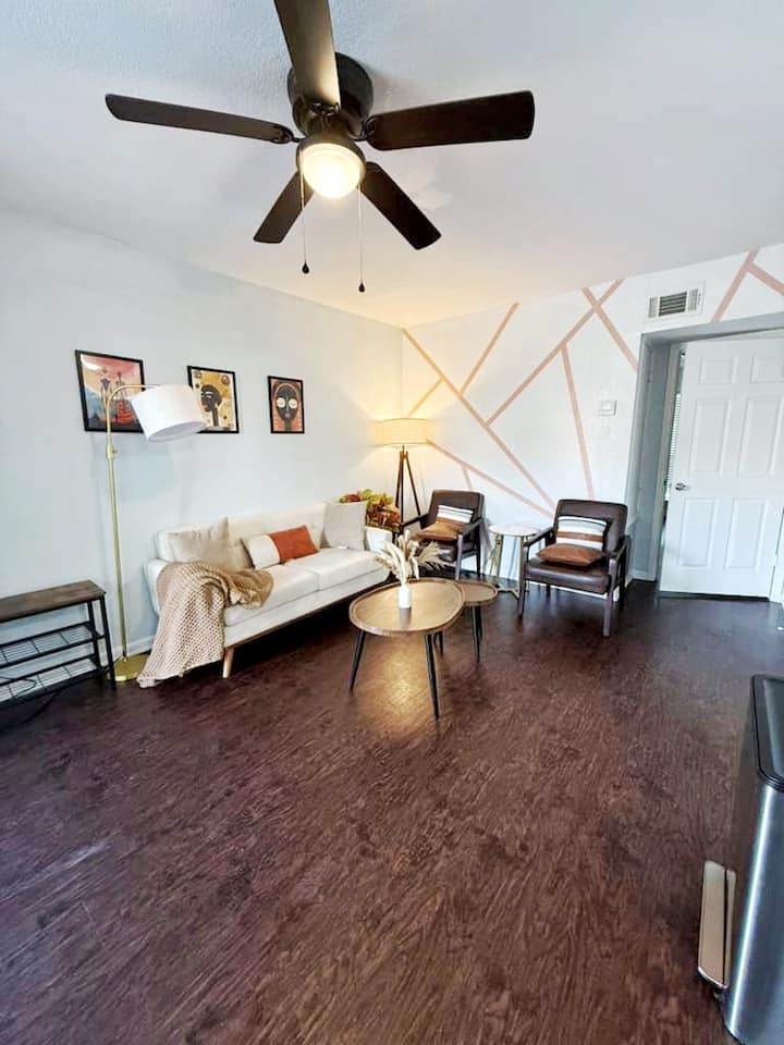 Sleek 1bed 1bath Apt By Downtown & Farmers Market - Independence Heights - Houston