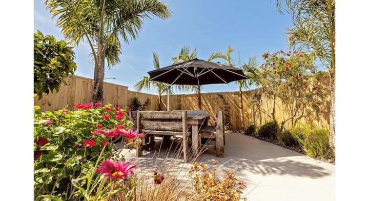 "Hunter Lodge" - Papamoa