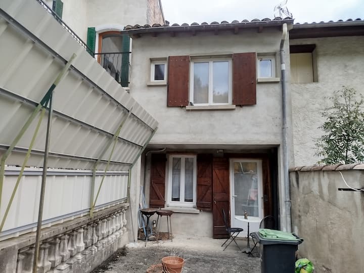 Maison De Ville Située Près De La Nature - モンベル