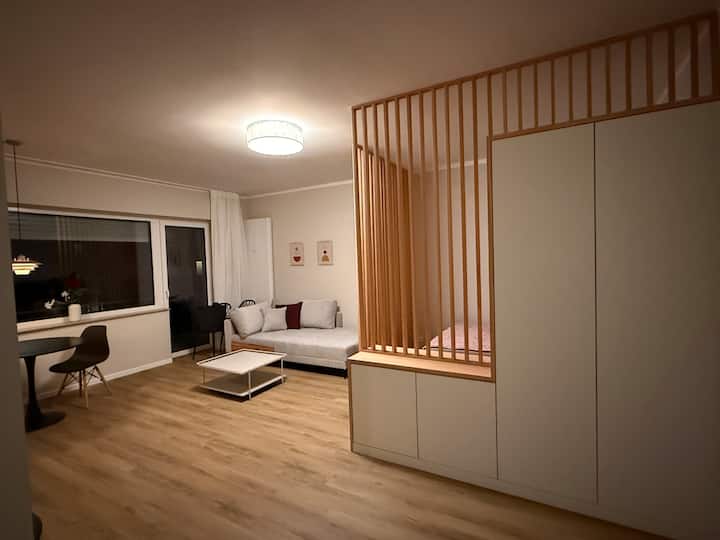 Titel: Lady In Red - Munster, Germany