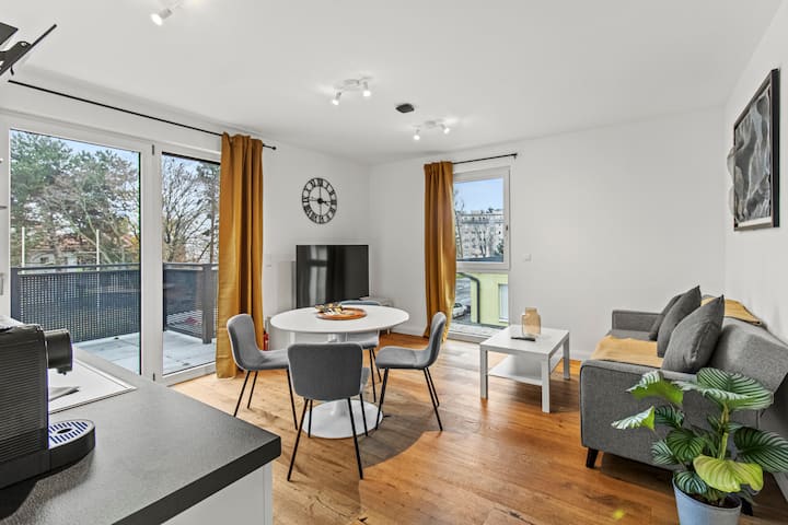 Noblenest: Cozy - Parkplatz - Terrasse - Küche - Wien