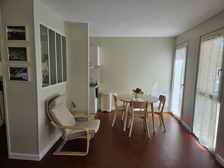 Studio + Parking + Extérieur à 15 Min à Pied Du Cv - Aix-en-Provence
