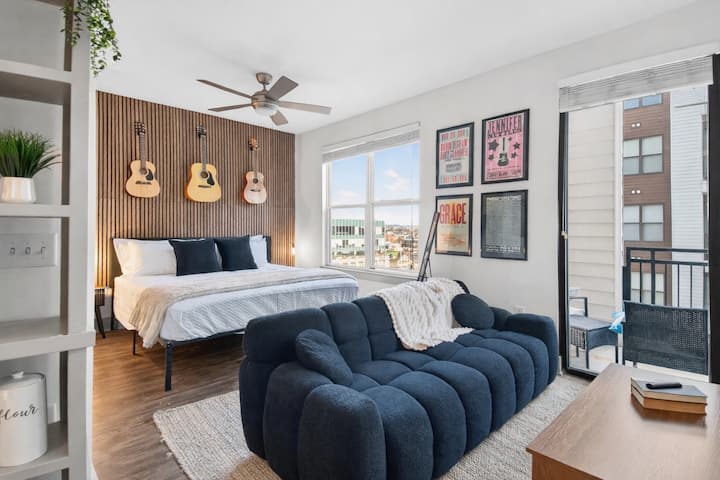 The Blue Note|5 Min Broadway! Free Parking! Pool! - United States