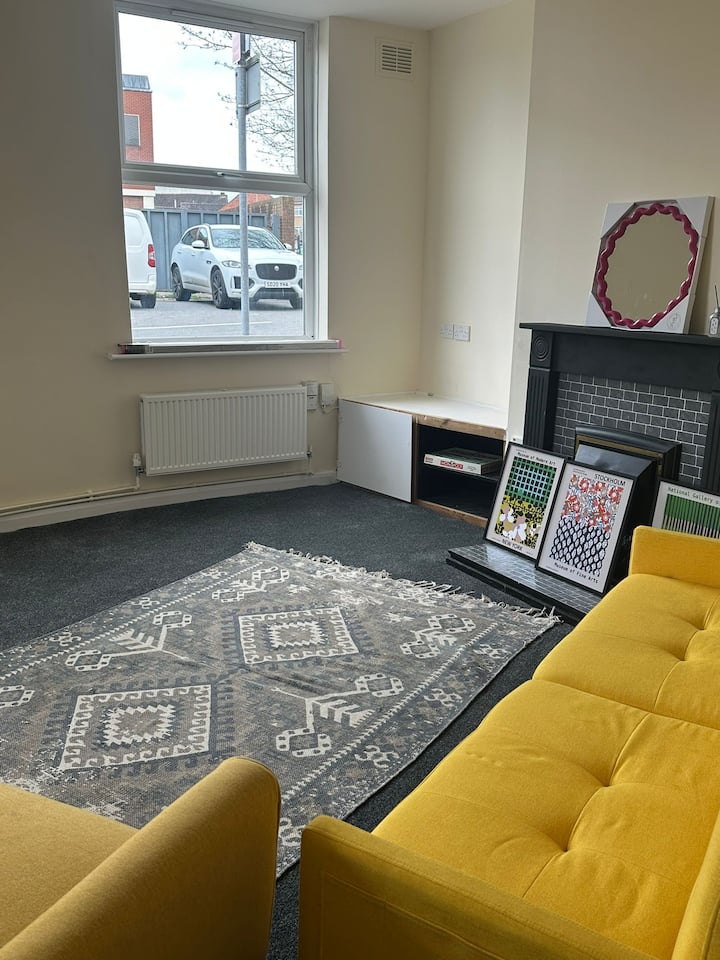 Central House Sleeps 8 Contractors & Professionals - Stafford, UK