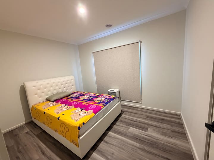 Comfortable Stay With All Amenities. Clean Home. - Werribee