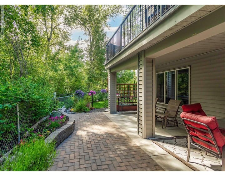 Peaceful Creek Side Suite - West Kelowna