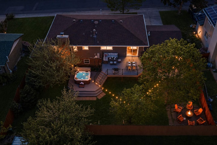 Olde Town Arvada | Hot Tub, Arcade, Pet-friendly - Golden, CO