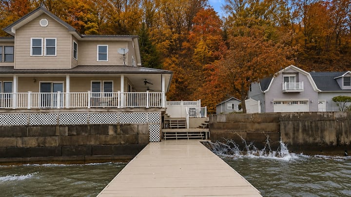 Cayuga Lake | Dock | Sleeps 10 | Near Wineries - Finger Lakes, NY