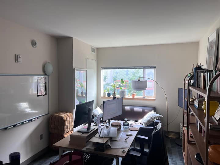 Modern 1br In Downtown Ithaca + Free Parking - Ithaca, NY