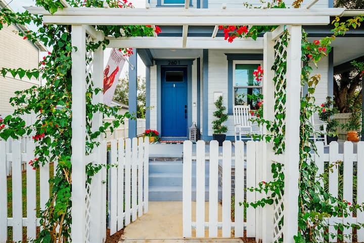 New Pristine & Convenient In Tampa's Historic Ybor - Tampa