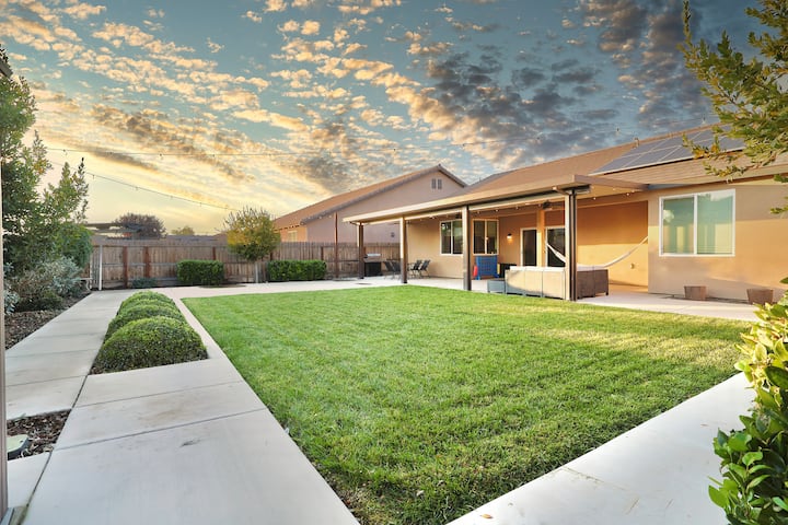 Spacious Family Home W/largeyard Nr Sequoia Np - Visalia, CA