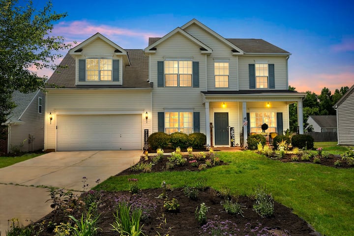 Thanksgiving: Xl Home With Arcade + Hot Tub + Park - Winston-Salem, NC