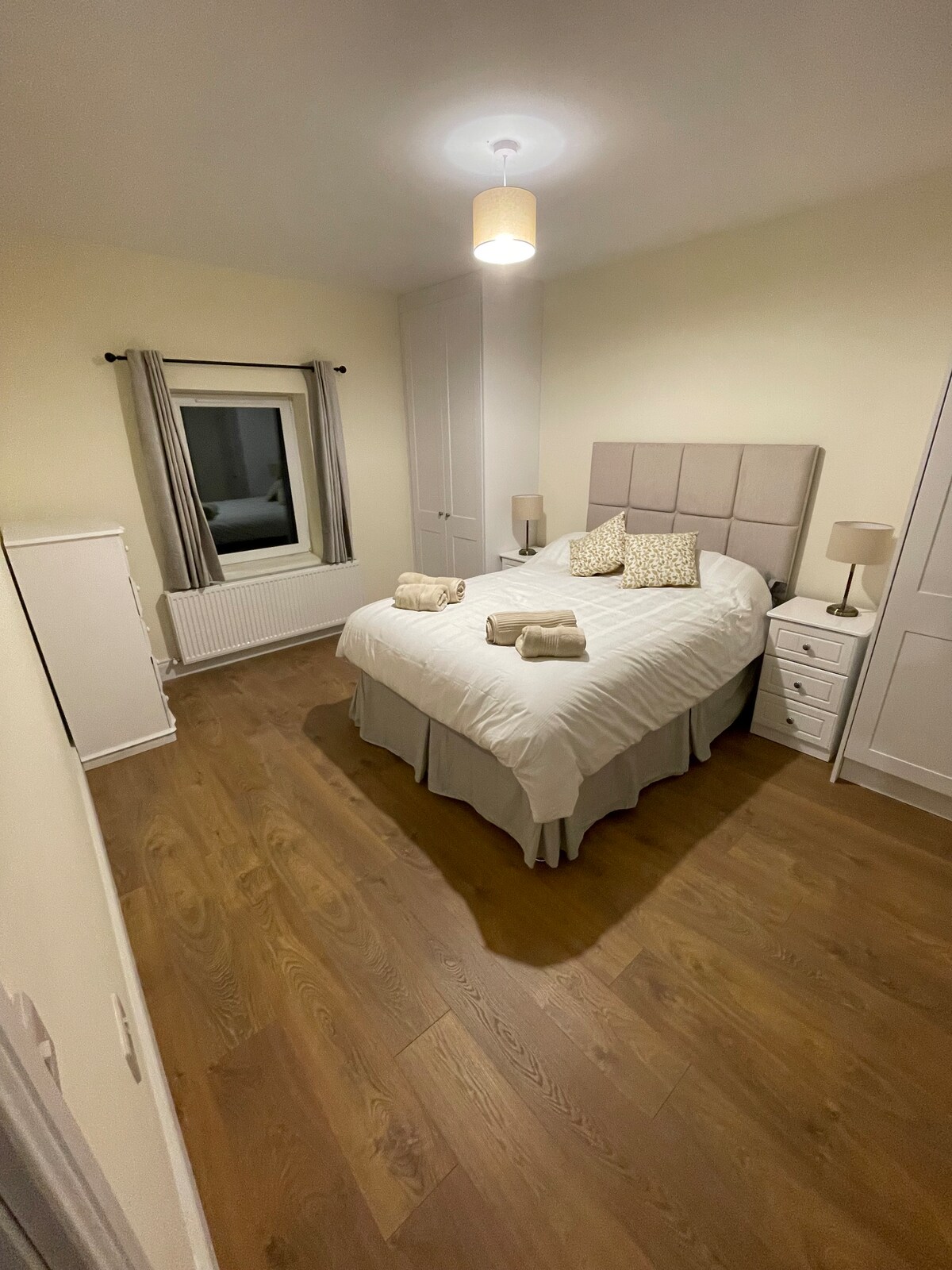 Keeper Hill Hideaway – The Dáil - Häuser zur Miete in Newport, County ...