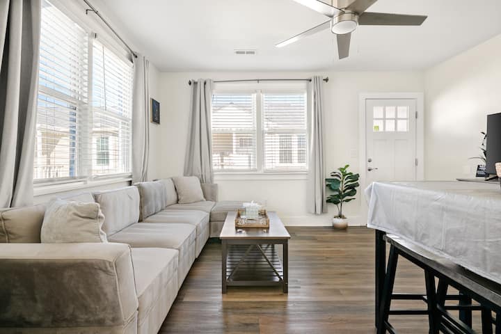 Cozy 2br Getaway Minutes To Downtown - Dayton D - North Charleston, SC