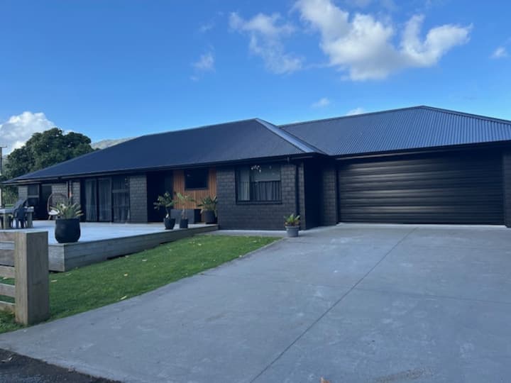 Semi Rural Beauty On The Edge Of Coromandel Town - Coromandel