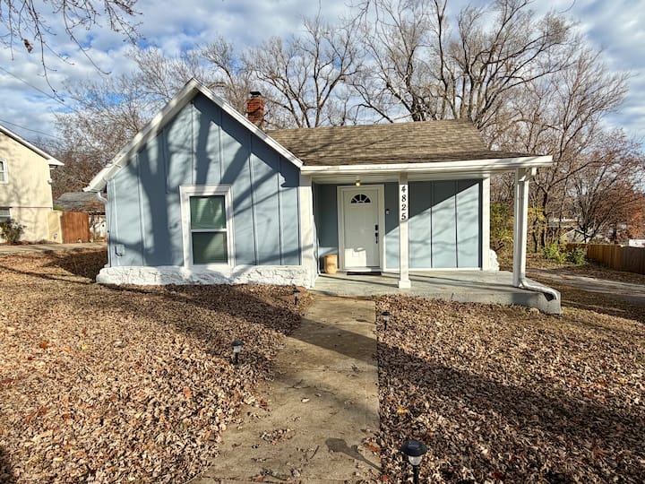 Lux. Quiet Kc Location! 2 Bd/1bth Kng Bd/full Ktch - Overland Park, KS