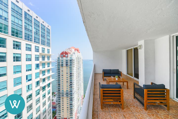 Luxury Brickell 1br | Pool, Gym, Balcony & Parking - Miami, FL