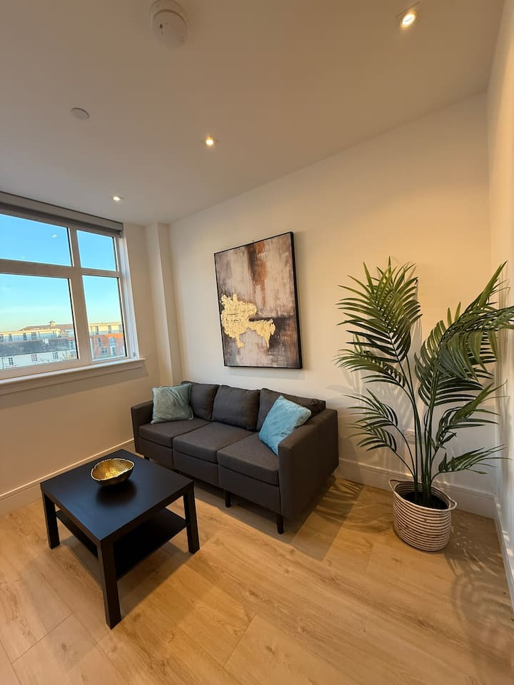 *Chic & Modern Flat In Chertsey - Staines-upon-Thames