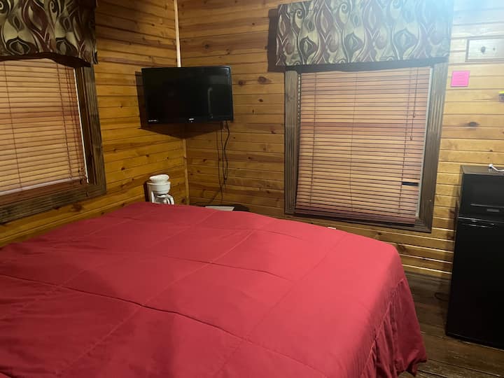 Cabin 2- Rocky Creek Campgrounds Off Of Us Rt 35 - Jackson Lake State Park, Oak Hill