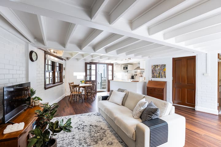 Peaceful Cottage By The River - Strathfield