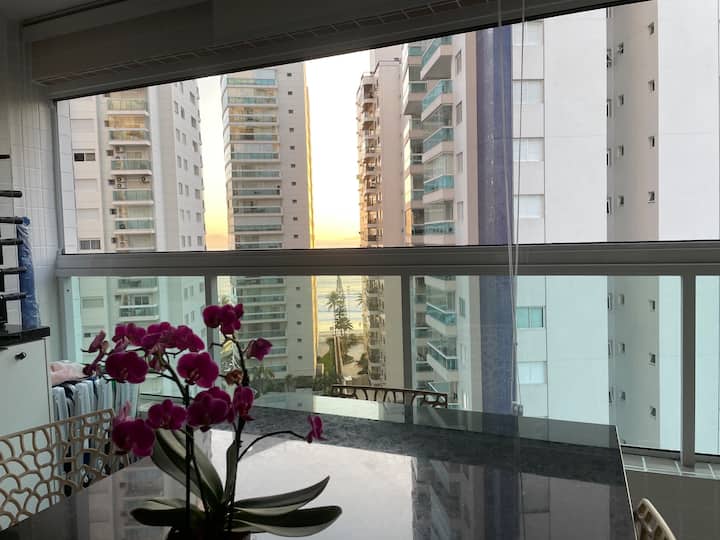 Apto Nas Astúrias Com Vista Parcial Do Mar - Santos