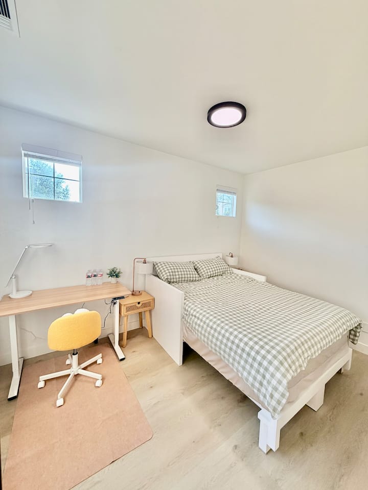 Cozy Renovated Home In Super Convenient Area - Santa Clara, CA