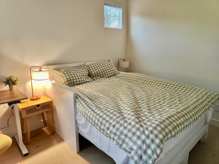 Cozy Renovated Home In Super Convenient Area - Santa Clara, CA