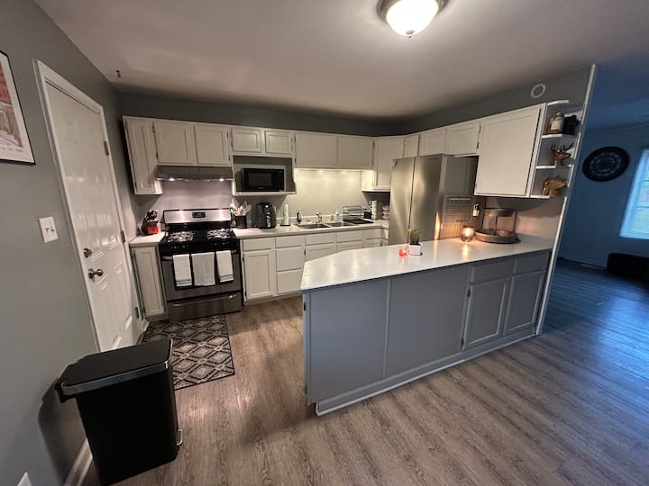 Cozy Kokomo Retreat - Kokomo, IN