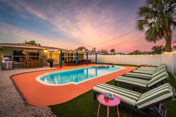 Coastal Retreat! Heated Pool+games, 6 Min To Beach - Clearwater Beach, FL