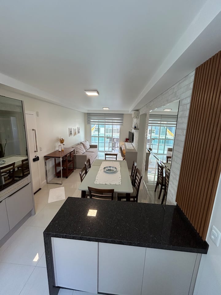 Belíssimo Apartamento Na Quadra Do Mar. - Matinhos