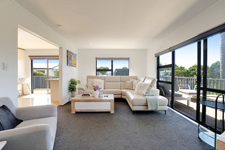 Seaside Premium Home With Spa Pool Near Beach - Beachlands