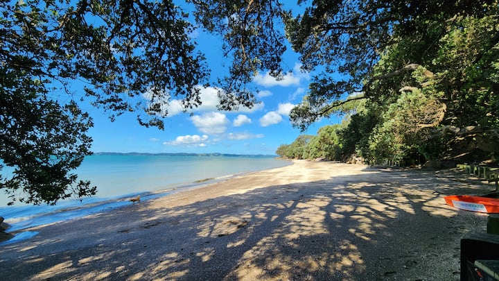 Seaside Premium Home With Spa Pool Near Beach - Clevedon