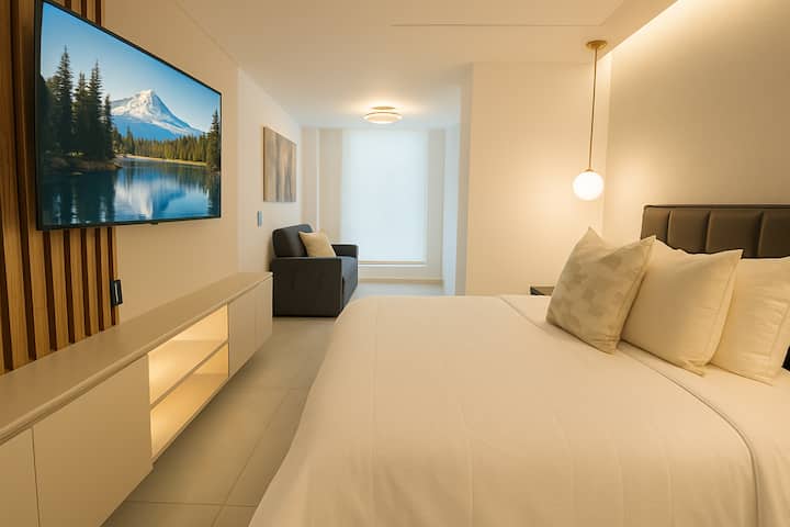 Acogedor Estudio En Edificio De Lujo, La Carolina. - Quito