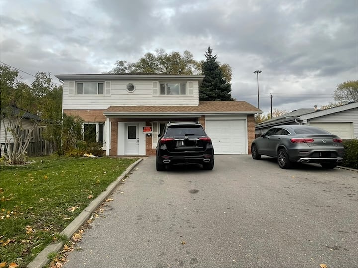 Newly Renovated Cozy Home - Toronto