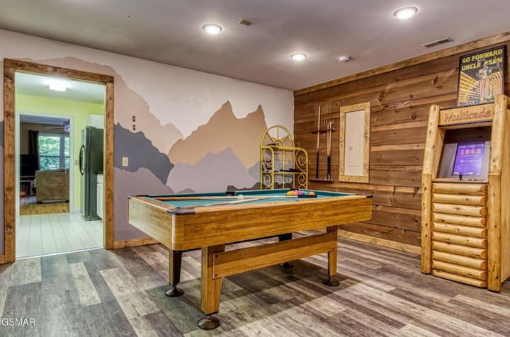 1 Min To Downtown Gatlinburg/dog Friendly - Gatlinburg, TN