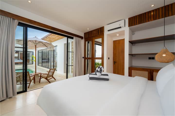 Chic 2br Villa W/ Private Pool In Central Seminyak - Kuta