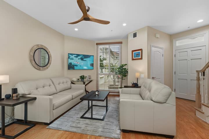 Stylish 2br • Bright, Clean & Cozy • Newport Beach - Newport Beach, CA
