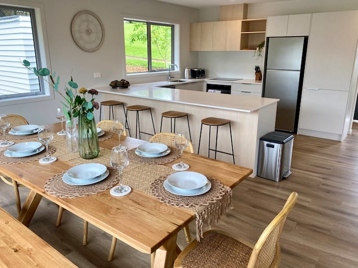 Modern Rotorua Haven - Rotorua