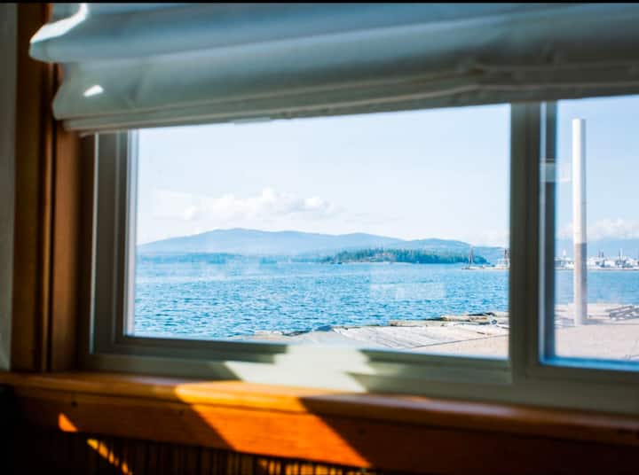 Lakefront Houseboat •Private Cozy On The Water• - Hope, ID