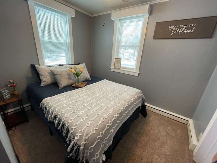 Rosie’s House Near Chautauqua Lake 2bdrm - Bemus Point