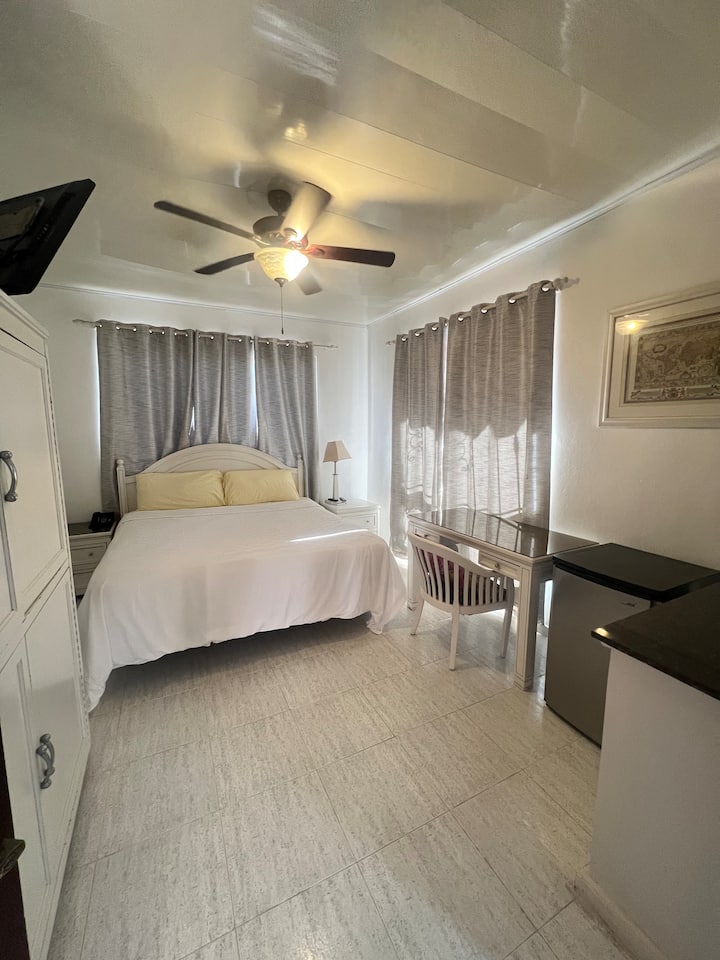 5 Aparta Estudios Jaguar Independientes - Santo Domingo