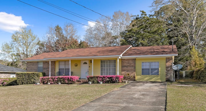 Welcome To Moms Place In Dothan, Alabama. - Dothan, AL