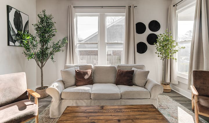 Renovated Home | Fenced Backyard | Cooper Young - Memphis, TN