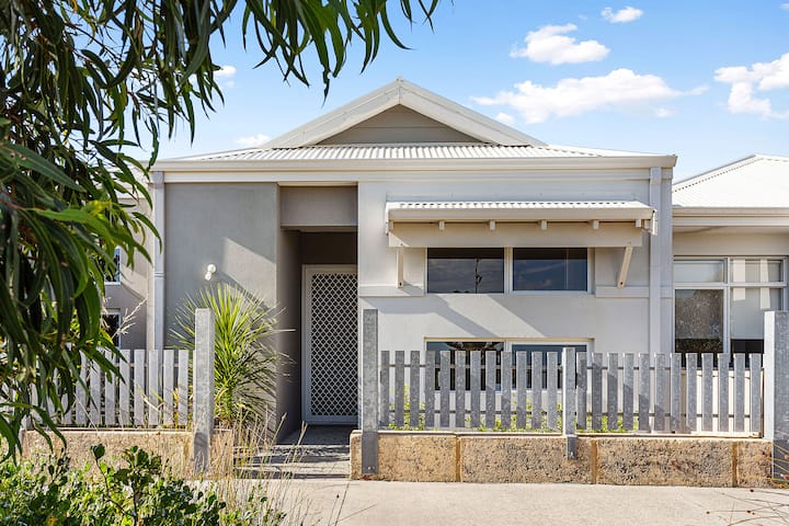 Coastal Beauty In Alkimos - Perth