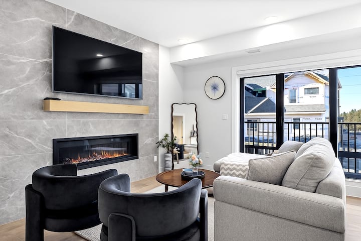 3br Rockies Haven | Sleeps 8 W/ Pool & Mtn Views! - Canada