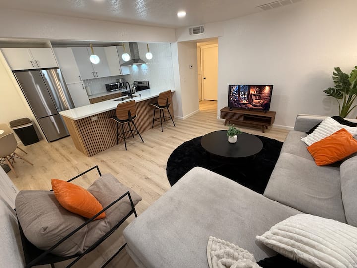 Live In Style At This Amazing Location 2 Bdrm Apt - Redding, CA