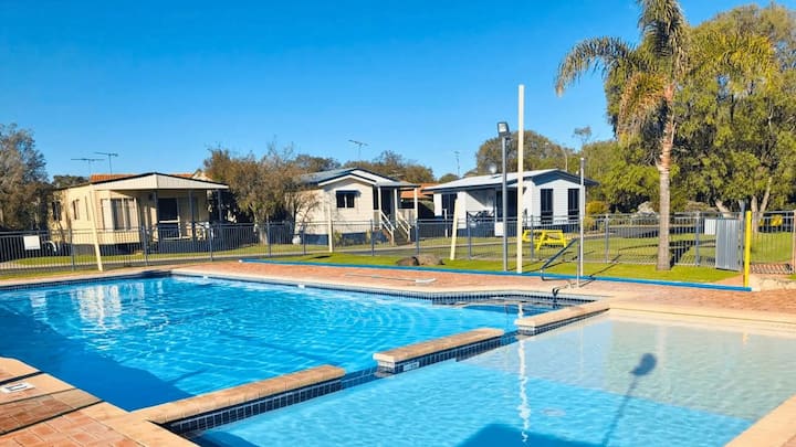 Cosy Corner Cabin - Broadwater