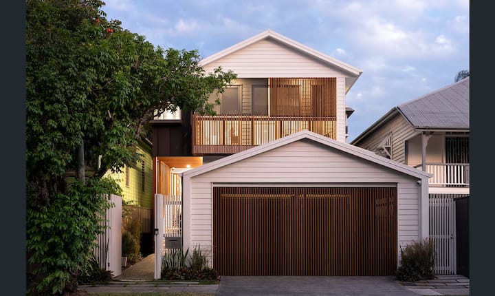 Luxury Lifestyle Home In An Unbeatable Location - Newstead