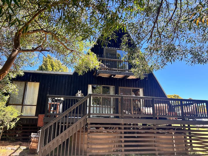 Classic A Frame At Sisters Beach - Boat Harbour Beach