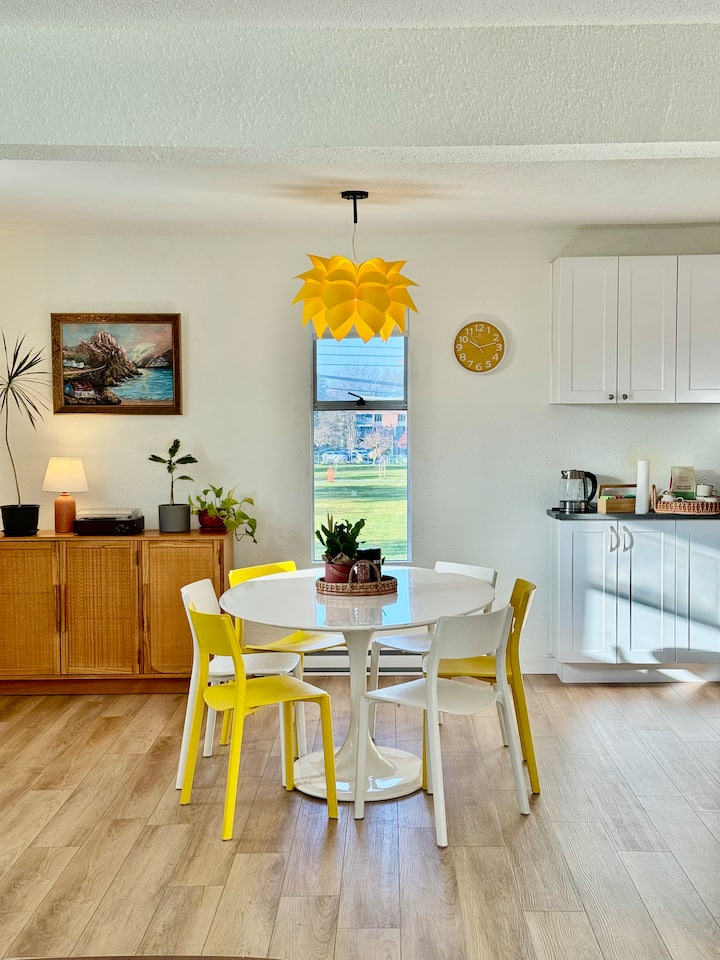 A Bright Two-bedroom Home In The Heart Of Fernwood - Victoria